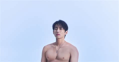 타투 지운 박재범 캘빈클라인 입고 비주얼 뽐내