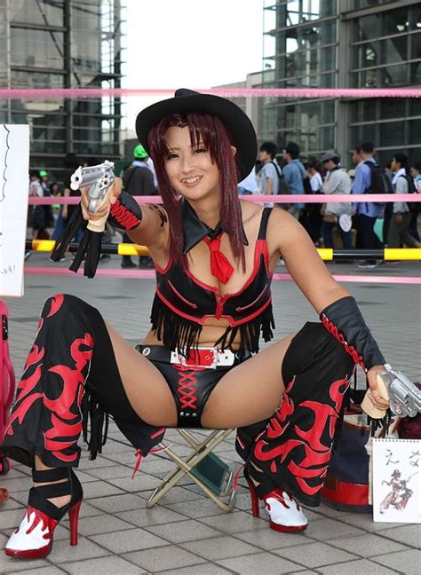 コミケ90 2日目 で発見！セクシー美人レイヤー20連発｜ウォーカープラス
