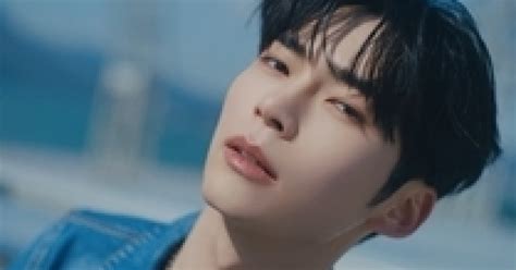 제로베이스원 작열하는 태양 아래 청량 에너제틱 바이브