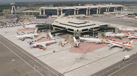 Mailänder Flughafen Wegen Drohnen Alarms Kurzzeitig Geschlossen