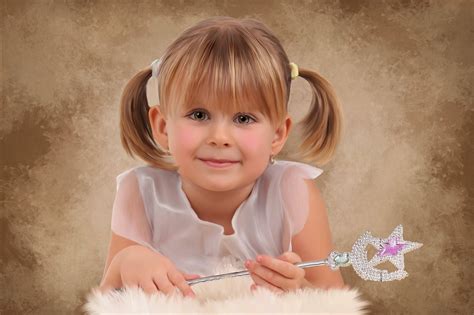 Download Cute Girl Black And White Wallpaper