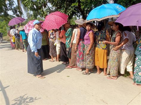 မြေပုံမြို့၌ ရပ်ကွက်နေပြည်သူများသို့ စားအုန်းဆီ ၁ ပိဿာလျှင် ၅၀၀ဝိ ကျပ်နှုန်းဖြင့် လက်လီ