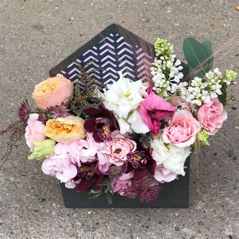 Cutie Cu Flori Roz Imod Flowers