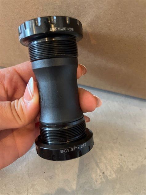 FSA BB 4000 Bottom Bracket Sports Equipment Bicycles Parts Parts