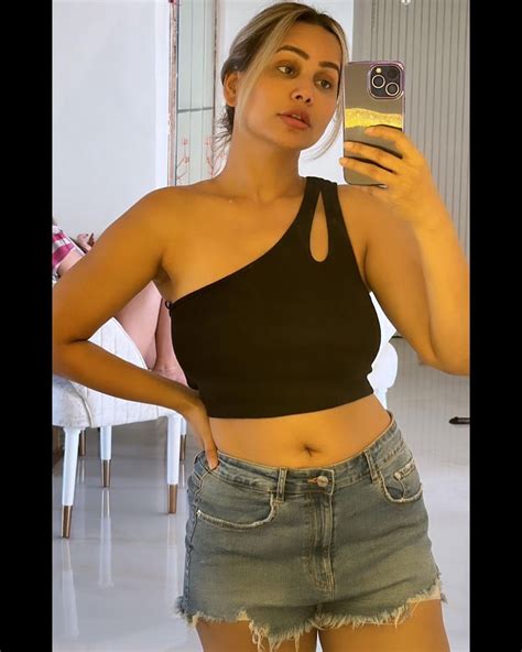 Aarohi Singh Navel In Crop Top Rnavelnsfw