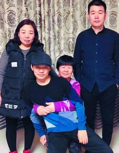 王宝强晒全家福对比照 网友：一家人基因似复制央广网