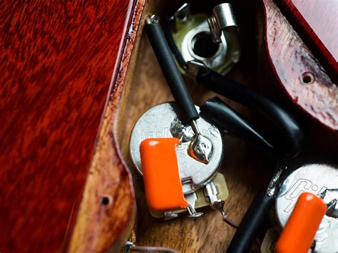 Review Gibson Sg Junior Sg Standard Maestro Vibrola Sg Standard Sideways Vibrola