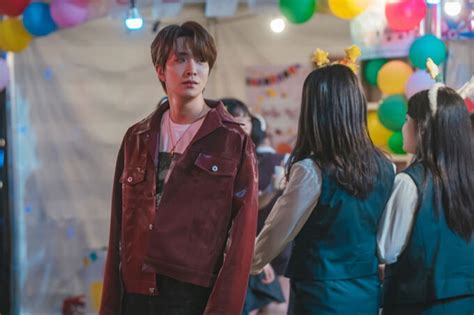 선의의 경쟁 영재 선악이 공존하는 얼굴로 시선 집중