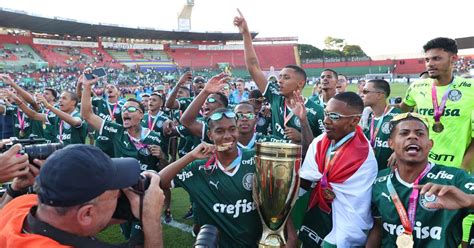 Invicto E Em Busca Do Tricampeonato Palmeiras Conhece Sede E