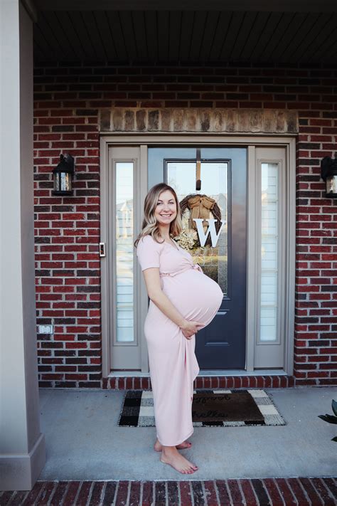 35 Weeks Twin Belly Pregnant Belly Big Pregnant Pregnant Model
