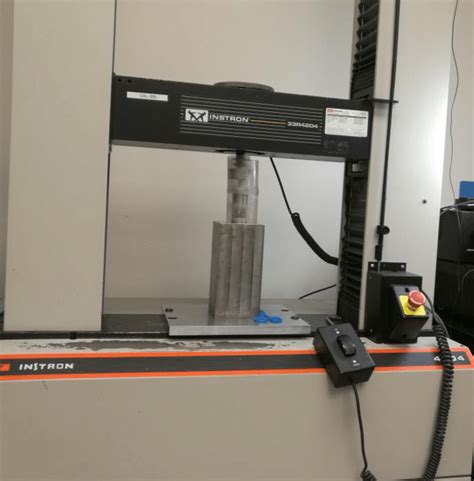 Universal Testing Machine Instron 33r4204 Download Scientific Diagram