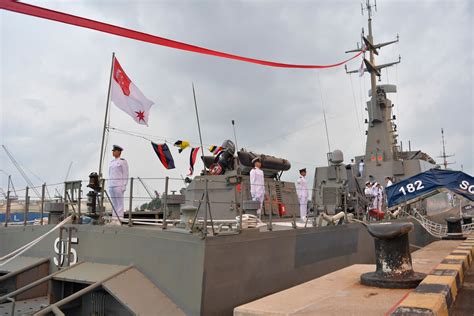 Defense Studies Rss Fearless Rss Brave And Rss Dauntless Retire After