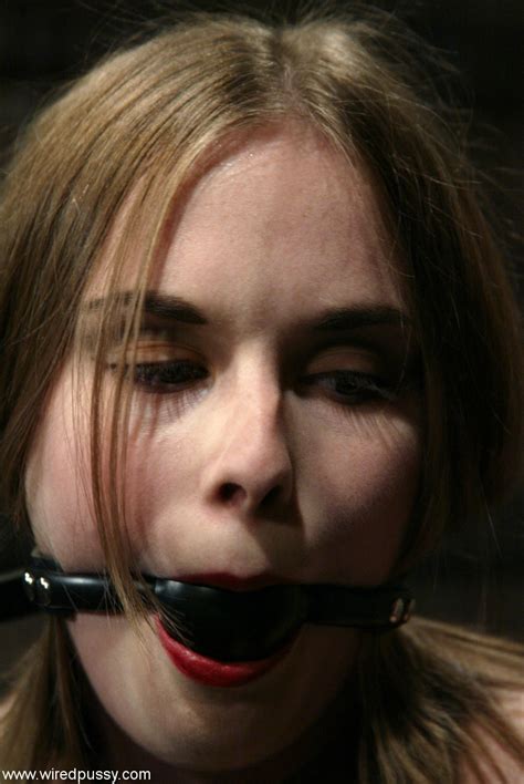 Wired Pussy Featuring Stardust Porn Pictures