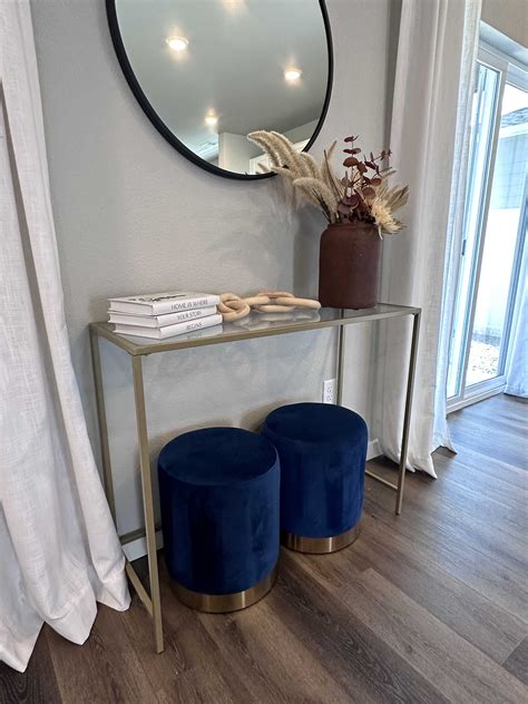 Glass Entry Table Airauctioneer