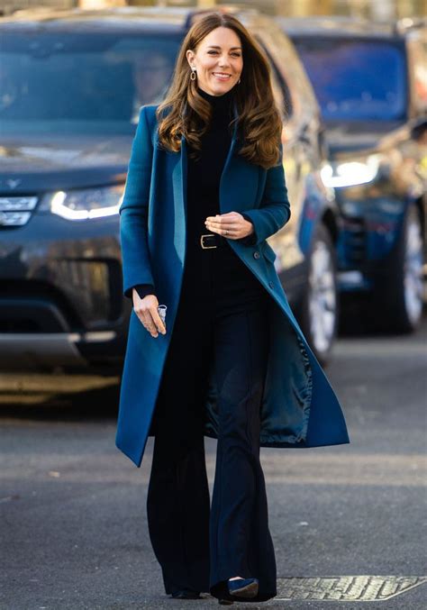 Kate Midddleton Lần đầu Lộ Diện Sau ở ẩn Mặc Kiểu Quần Giản Dị Tố Dáng Gầy Báo động