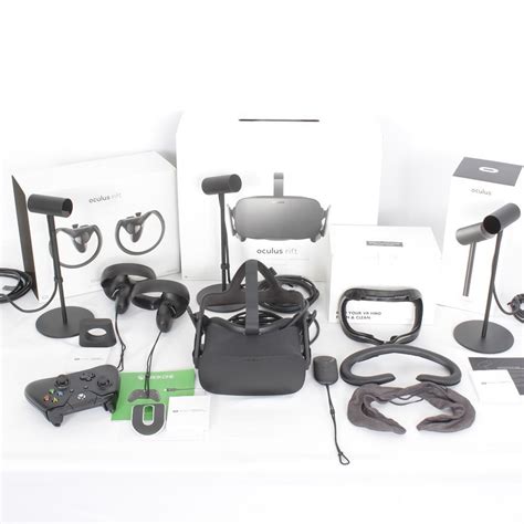 【やや傷や汚れあり】oculus Rift Cv1 Touchコントローラー＋リモコン＋ギターコントローラーコネクター＋センサー3個付き Vr