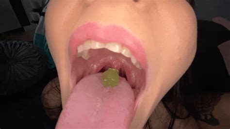 Goth Giantess Goddesses Devours Bowl Of Shrunken Gummy Tinies With