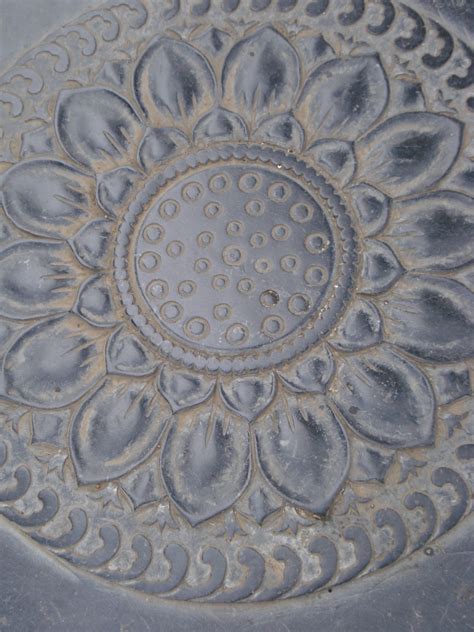 무료 이미지 고대 미술 꽃 무늬 원 회색 대칭 로터스 피에르 구조 중국 모양 바닥 돌 조각 낮은 구제 1536x2048 1008271