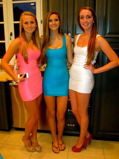 Three Hotties Scrolller