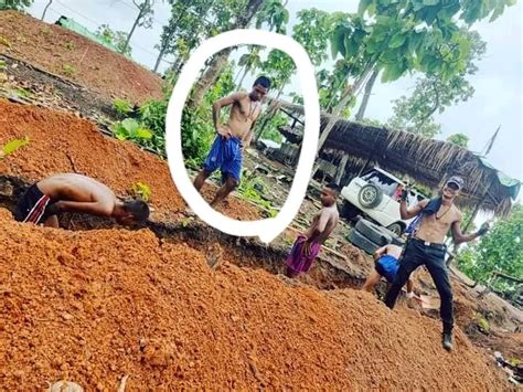 ငရဲင် ခွန် ကော်သူလေး တပ်မဟာ ၆ မှာ တာဝန်ထမ်းဆောင်ရင်း