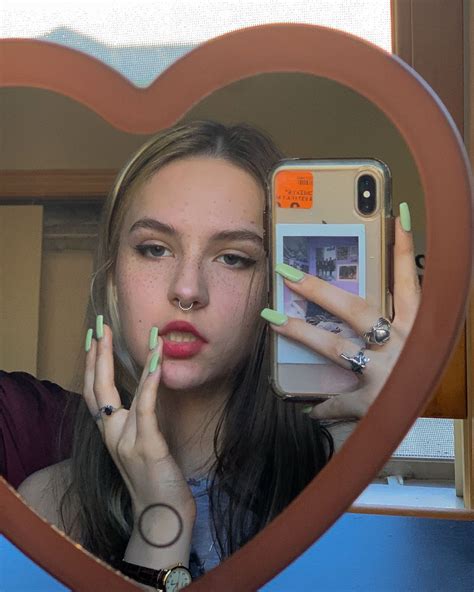 Kiss Kiss Mirror Selfie Selfie Car Mirror