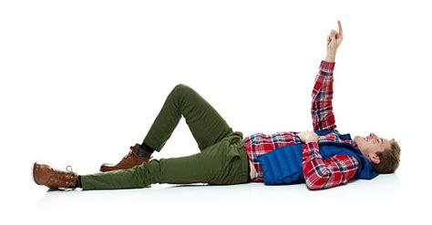 Hombre Tirado En El Suelo Banco De Fotos E Imágenes De Stock Istock