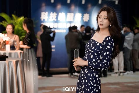 與殷桃《耀眼的你啊》上演甜蜜姐弟戀！「激吻劉以豪」羞喊：我人
