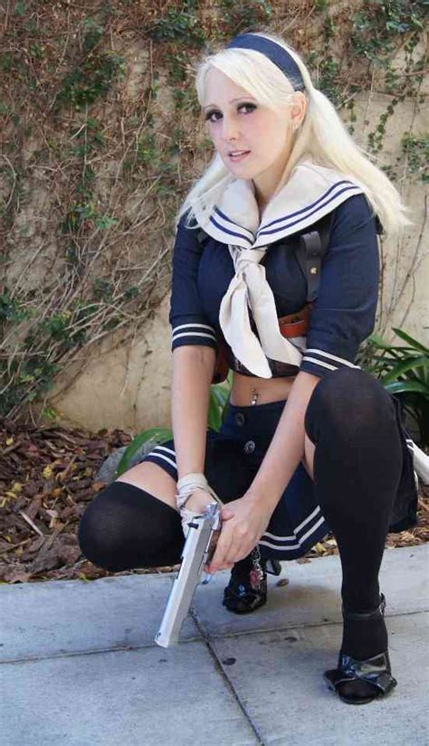 From Gaming Journalist To Insanely Hot Cosplayer Raychul Moore Is