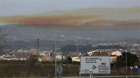 Una explosión en Igualada deja seis heridos y una nube tóxica
