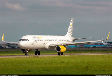 Ec Mql Vueling Airbus A321 231wl Photo By Roel Laluan Id 1065125