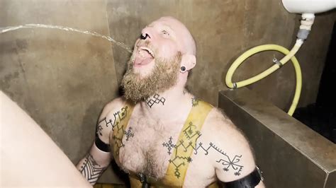 Ginger Bear Pissed And Fisted By Bearded Master Gay Porn Feat The