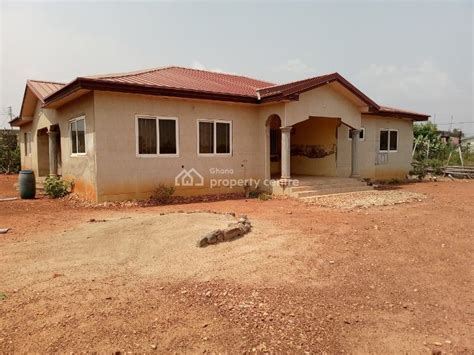For Sale Old House On Big Plot Mataheko Afienya Tema Accra 4