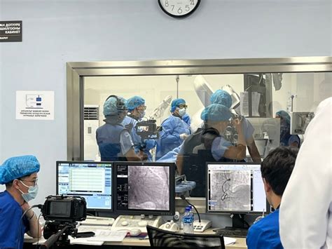 Зүрхний титэм судасны хүнд хэлбэрийн нарийслыг эмчлэх 8 дахь мэс засал амжилттай боллоо