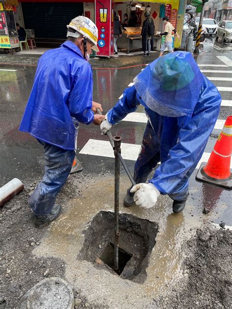 【記者譚杰、趙奇濤／宜蘭報導】自來水公司深溝給水廠今晨14發現宜蘭市地區水壓異常，懷疑是有不明管段漏水，且出水量大，懷疑有大量地下漏水不易