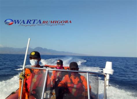 Nelayan Hilang Di Perairan Pulau Sangeang Tim SAR Lakukan Pencarian
