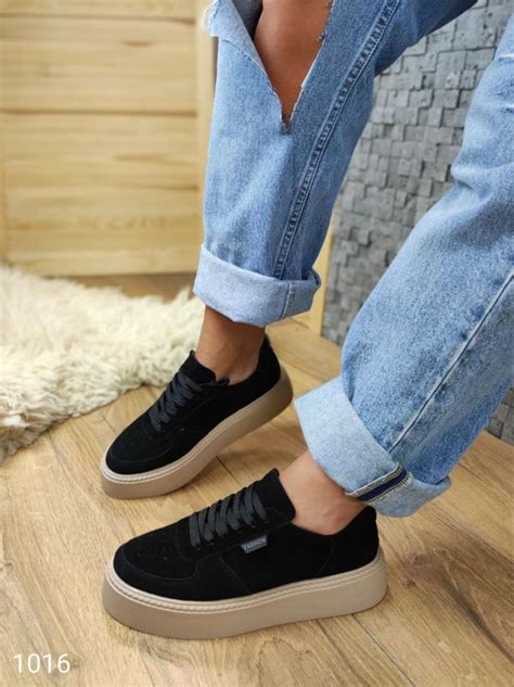 Кеды кроссовки на высокрй массивной подошве — цена 1150 грн в каталоге Кеды Купить женские вещи