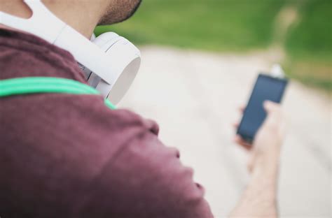 12 Headset Bluetooth Terbaik Yang Patut Anda Coba