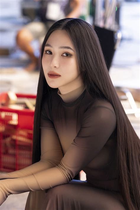 Sự Trở Lại Của Hương Tràm Sau 4 Năm Du Học ở Mỹ