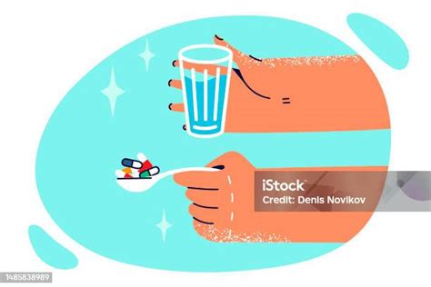 독감 치료 중 클리닉 환자를 위해 알약과 물 한 잔으로 채워진 숟가락을 가진 손 간호사에 대한 스톡 벡터 아트 및 기타 이미지 간호사 개념 건강관리와 의술 Istock