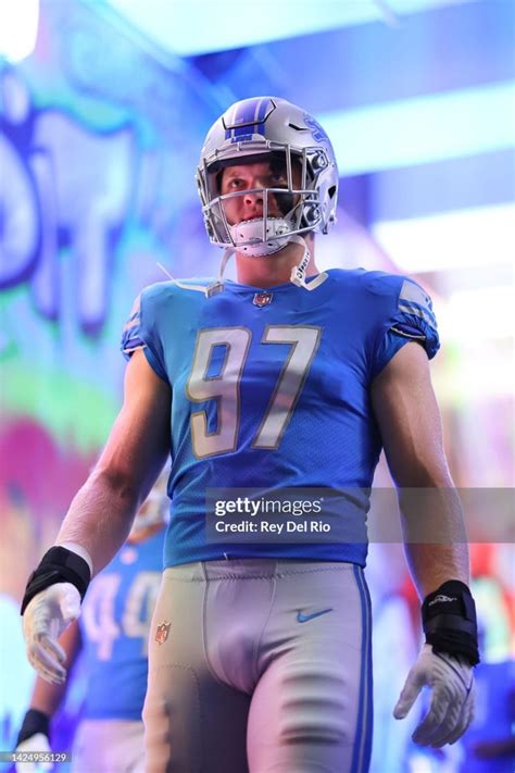 Aidan Hutchinson R Nfl Bulges