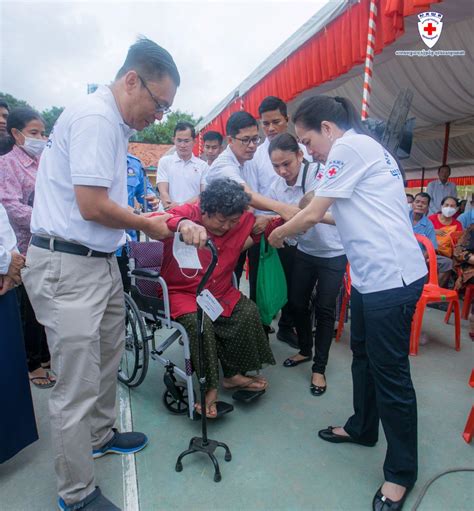 លោកជំទាវបណ្ឌិត ពេជ ចន្ទមុន្នី៖ សម្តេចតេជោ និងសម្តេចកិត្តិព្រឹទ្ធបណ្ឌិត