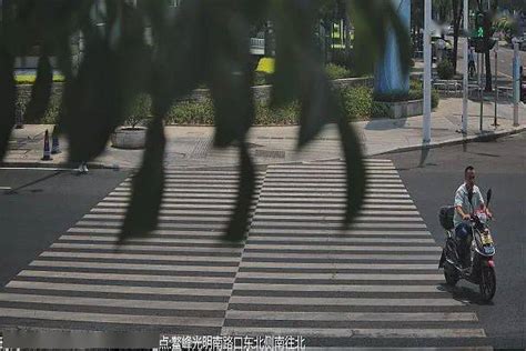 12人！高清无码曝光！这些人骑乘电动自行车不戴头盔被抓拍！鼓楼文明福州
