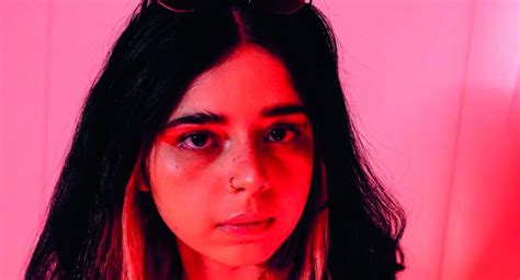Quién Es Bratty La única Cantante Mexicana En Coachella 2023 Nndaml