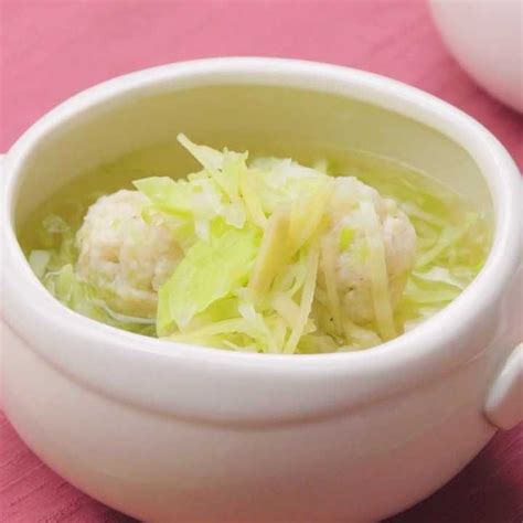 おかずになるスープ！ キャベツと鶏団子のスープのレシピ動画・作り方 Delish Kitchen