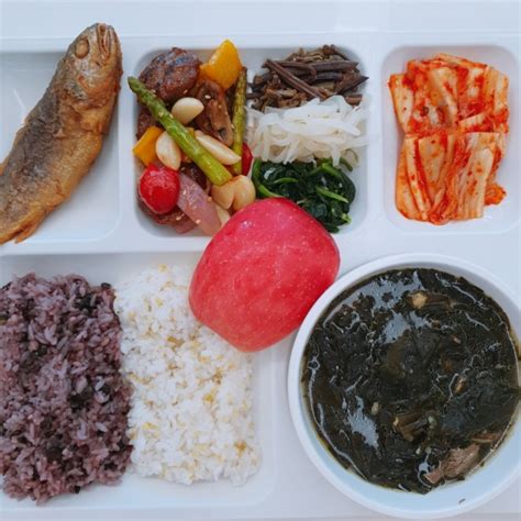단체급식 메뉴모음생일상같은 오늘의 메뉴한우미역국 조기튀김떡갈비채소볶음 삼색나물 만들기 구내식당 10월 레시피