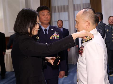 國軍重要高階幹部授勳暨授階 總統盼強化訓練與戰力 新聞 Rti 中央廣播電臺