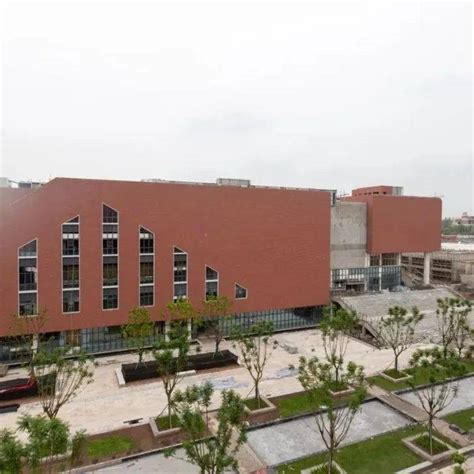 重庆八中龙兴中学正式招生建设两江新城