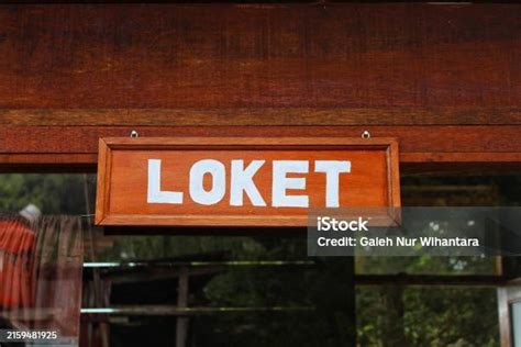 Ticket Counter Sign Foto Stok Unduh Gambar Sekarang Arsitektur