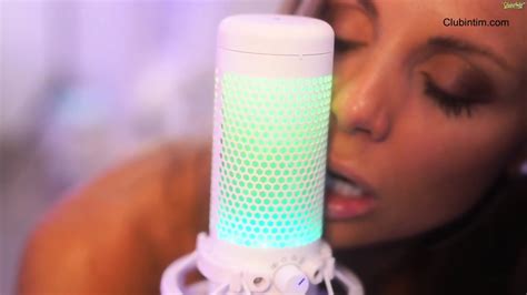 ASMR Kissing Und Webcam Strip