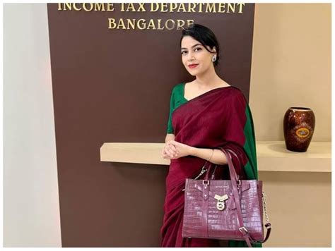 Devyani Singh Irs Biography Posting Husband Age Educational Qualification Date Of Birth